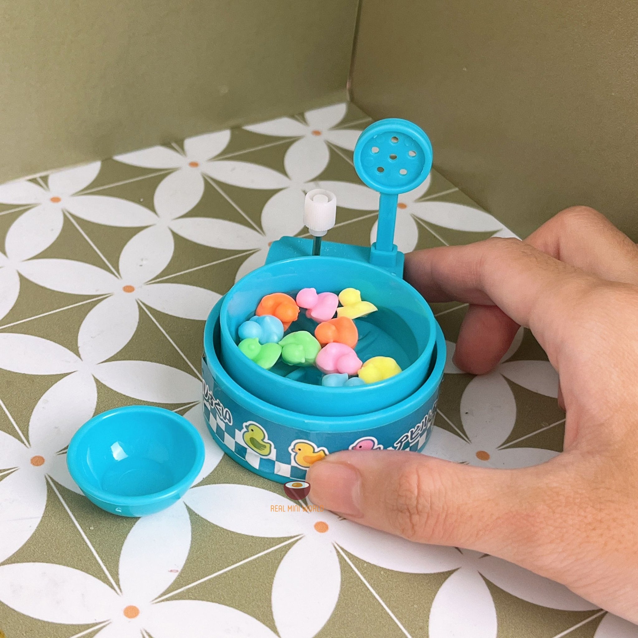 Miniature real water spinning goldfish scooping toy | Real Mini World
