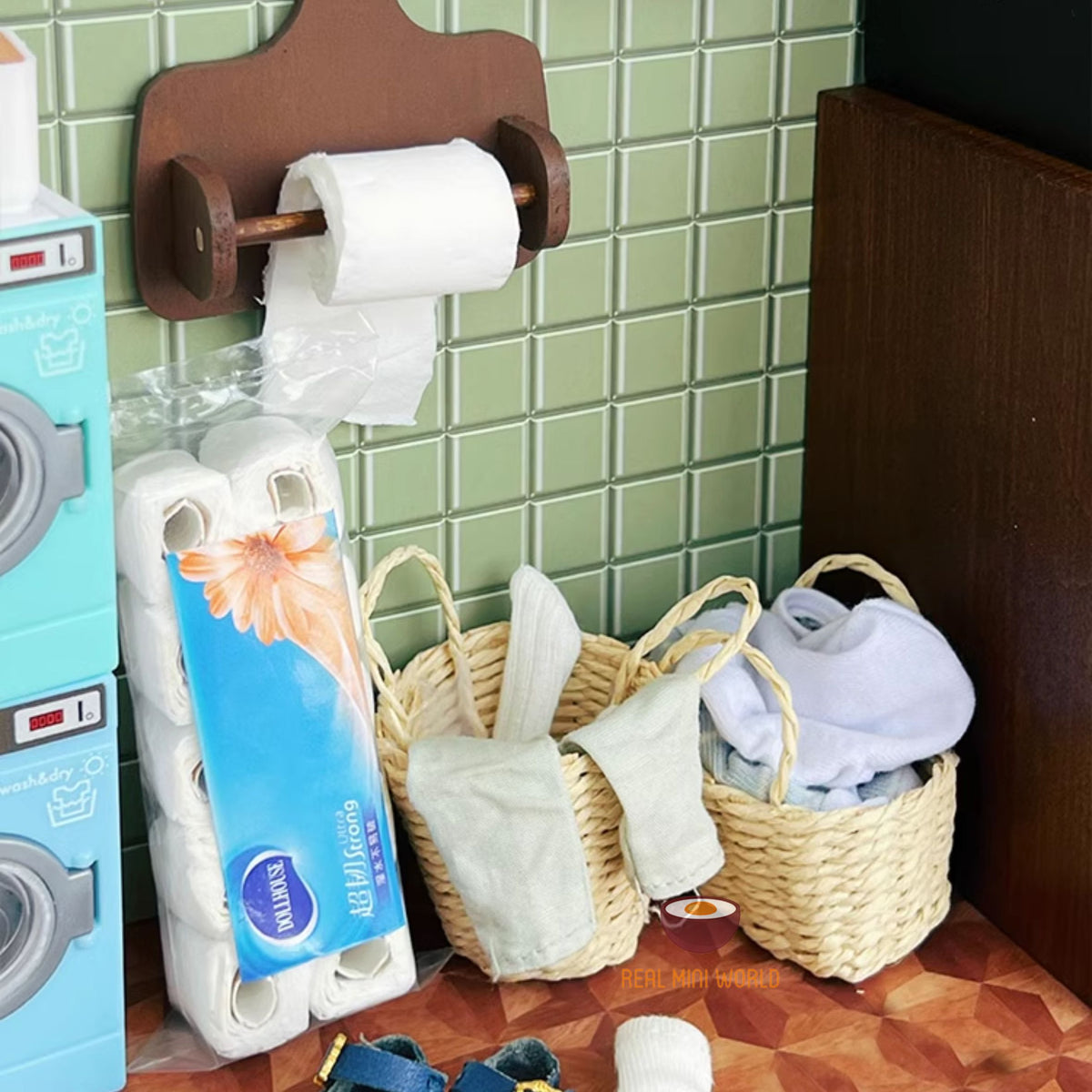 Miniature Wooden Tissue Hanger | Dollhouse Functioning Miniature Shop ...