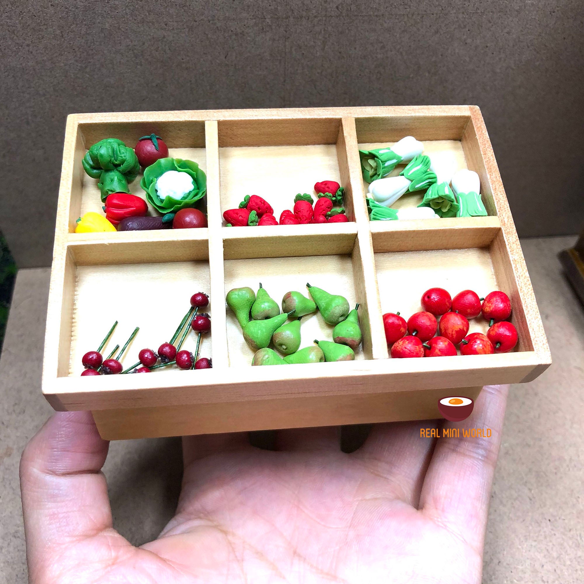 Miniature wooden fruit stand stall – Real Mini World